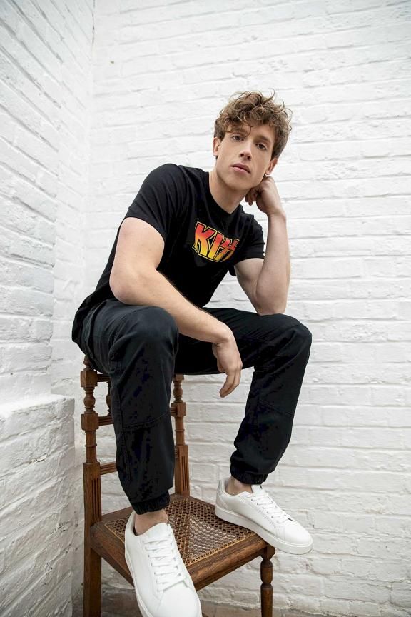 Top Licensed Apparel & Accessories | 150+ Brands | Erve